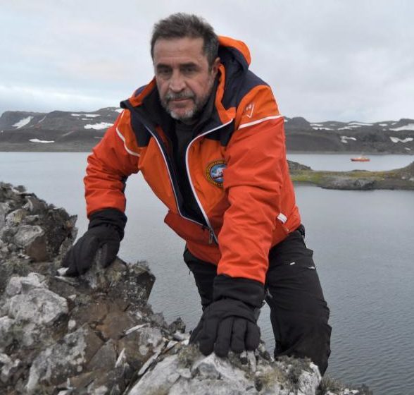 En memoria de Javier. En la mar, cerca de la isla Livingston (Antártida ...